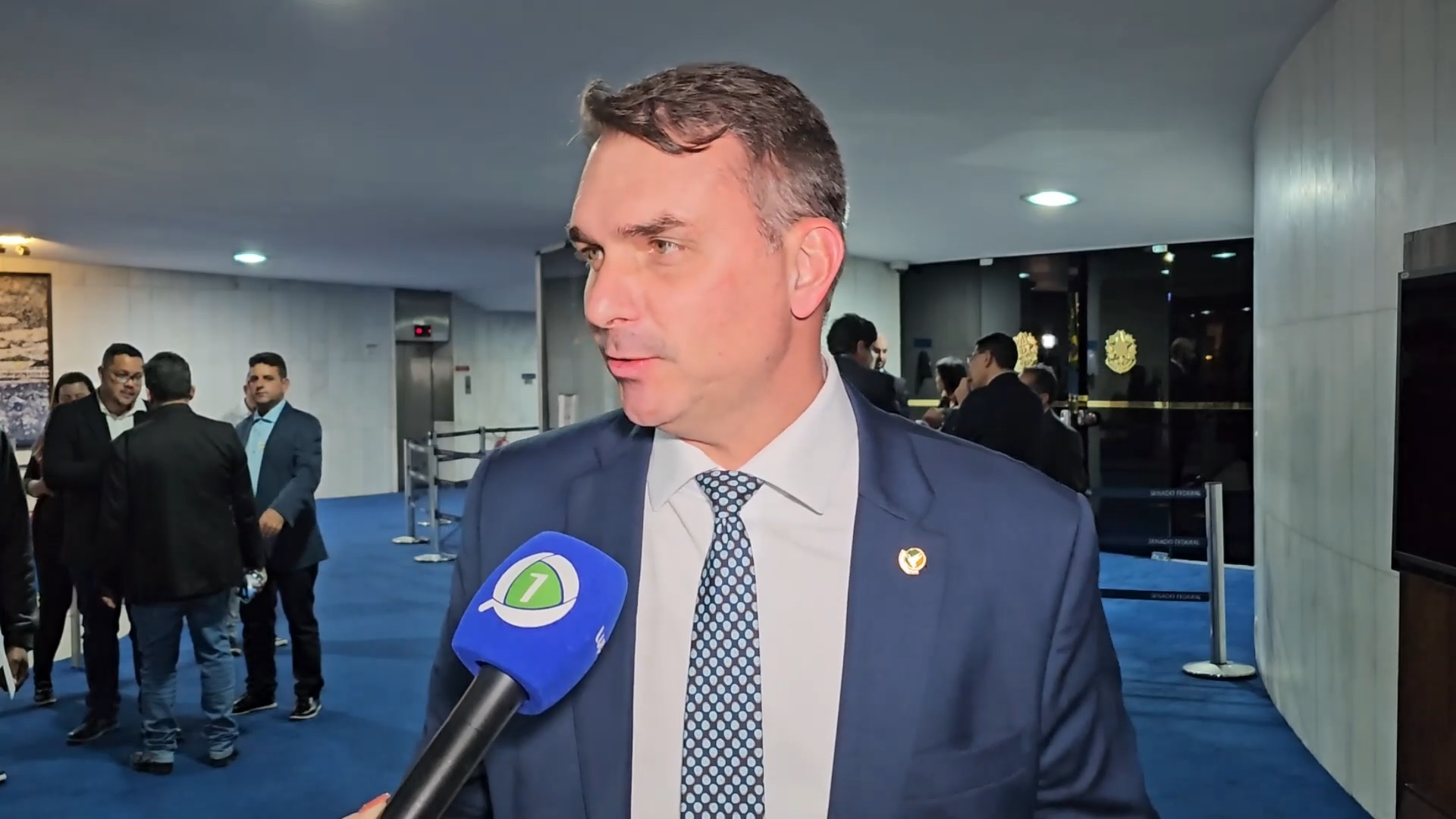 Flávio Bolsonaro diz ter sido escolhido pelo pai como candidato ...