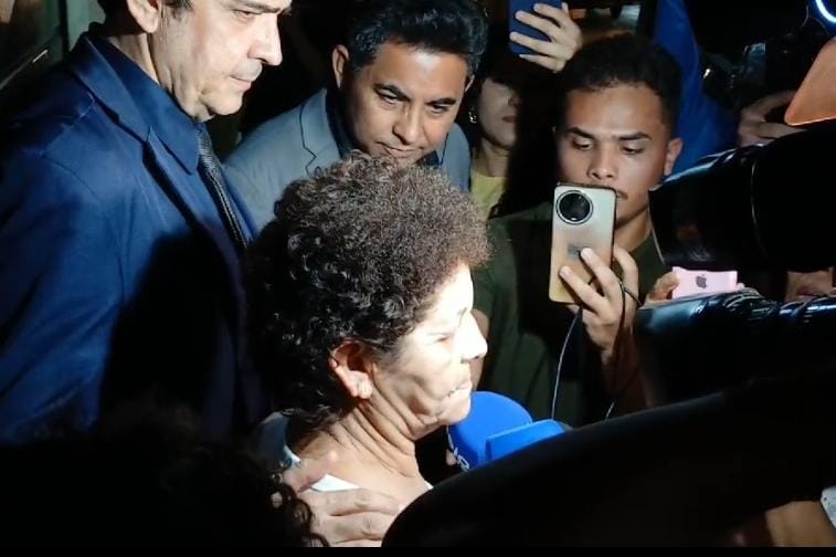 "Estou aliviada", diz mulher acusada de envenenar crianças após ser solta