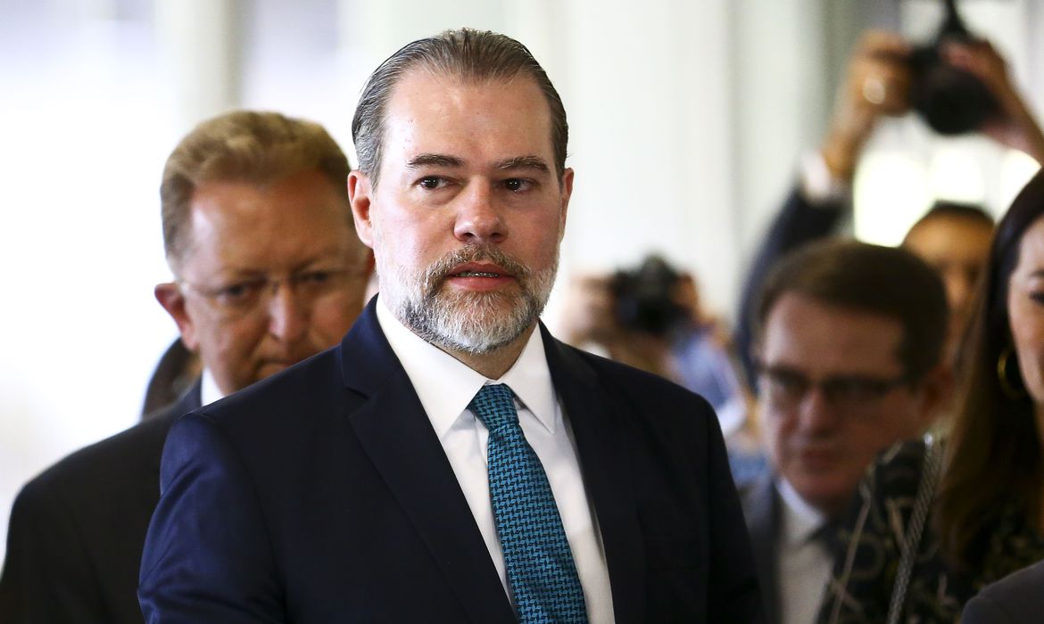 Em meio à crise e relatório da PF, Toffoli deixa relatoria do caso ...